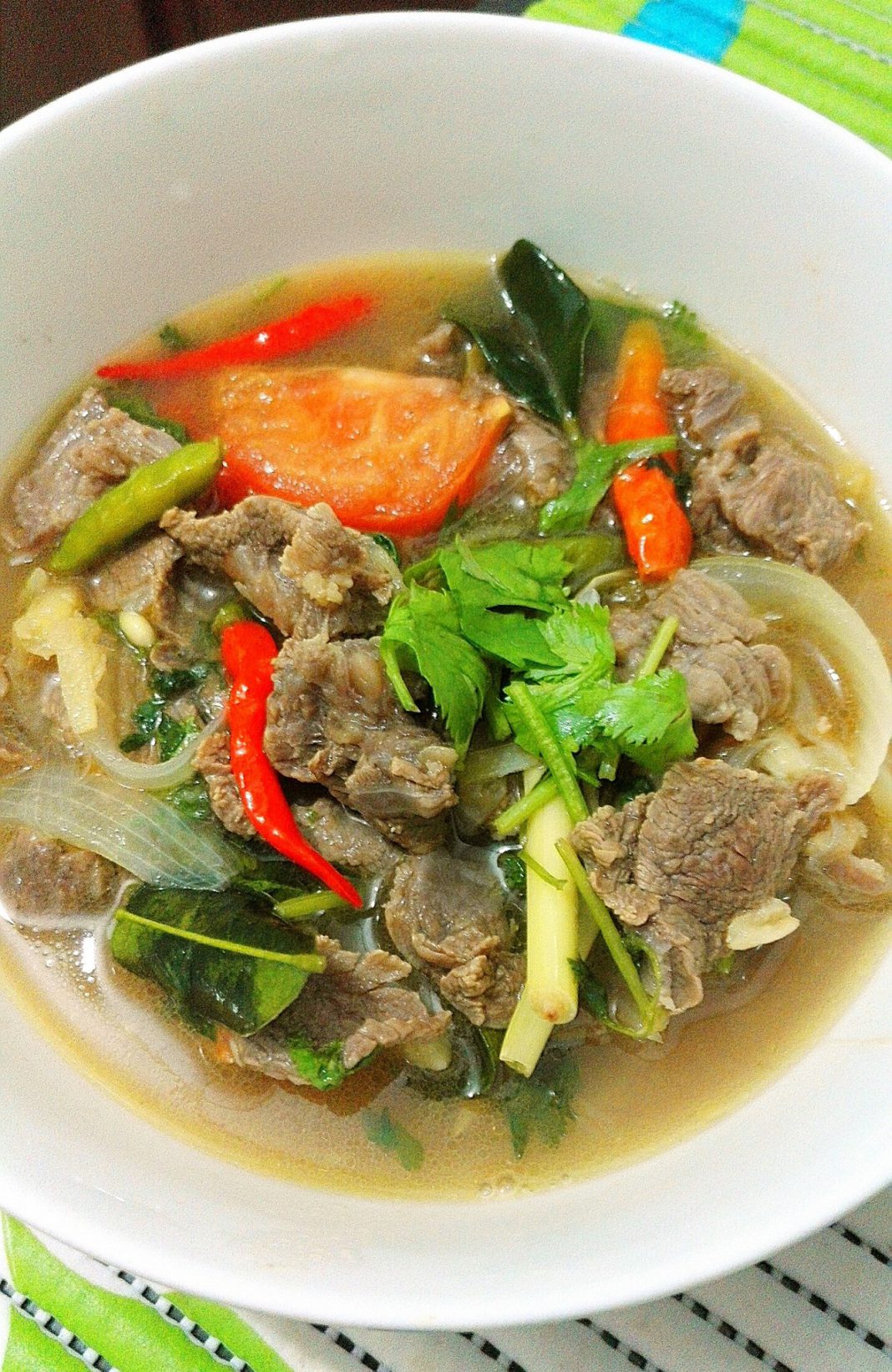 Cara Buat Sup Daging Original Thai. Nampak Jernih Tapi Sedapnya Terangkat