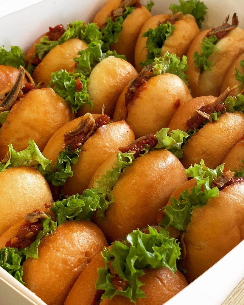 Buat Sendiri Burger Malaysia 'Kayangan' Untuk Makan Sendiri Atau Berniaga