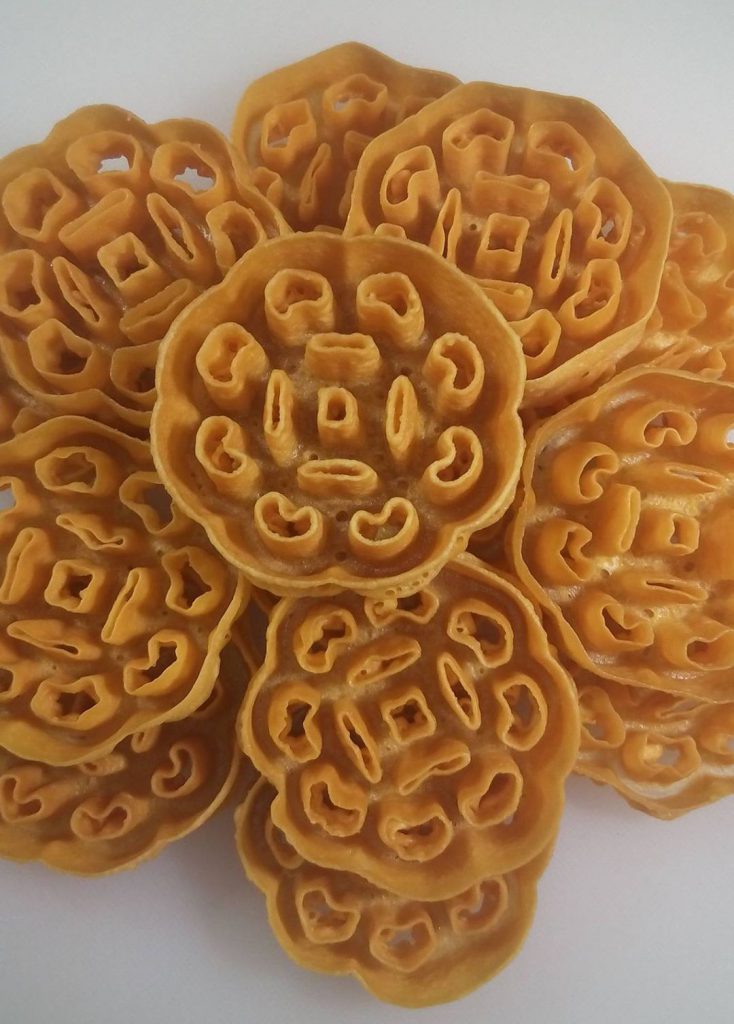 Buat Sendiri Kuih Ros, Guna Tip Ini Kalau Adunan Melekat Pada Loyang