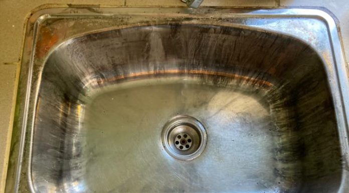 Tip Bersihkan Singki Yang Hitam Terkena Asid Pencuci, Sapu Dengan Bahan ...