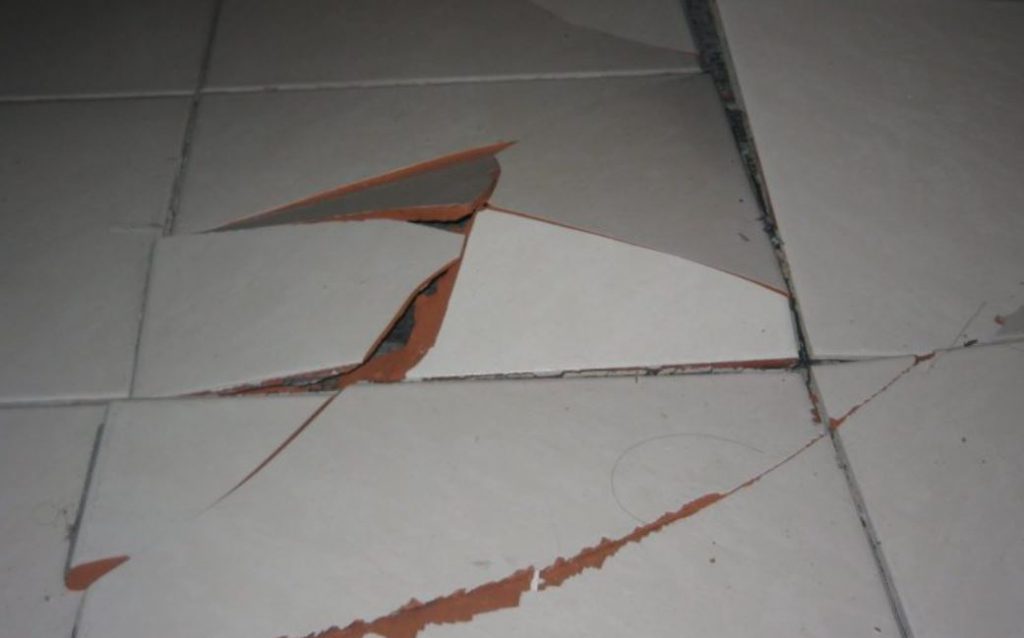 Elak Kejadian Lantai Tiles Meletup, Ini Perkara Kena Buat
