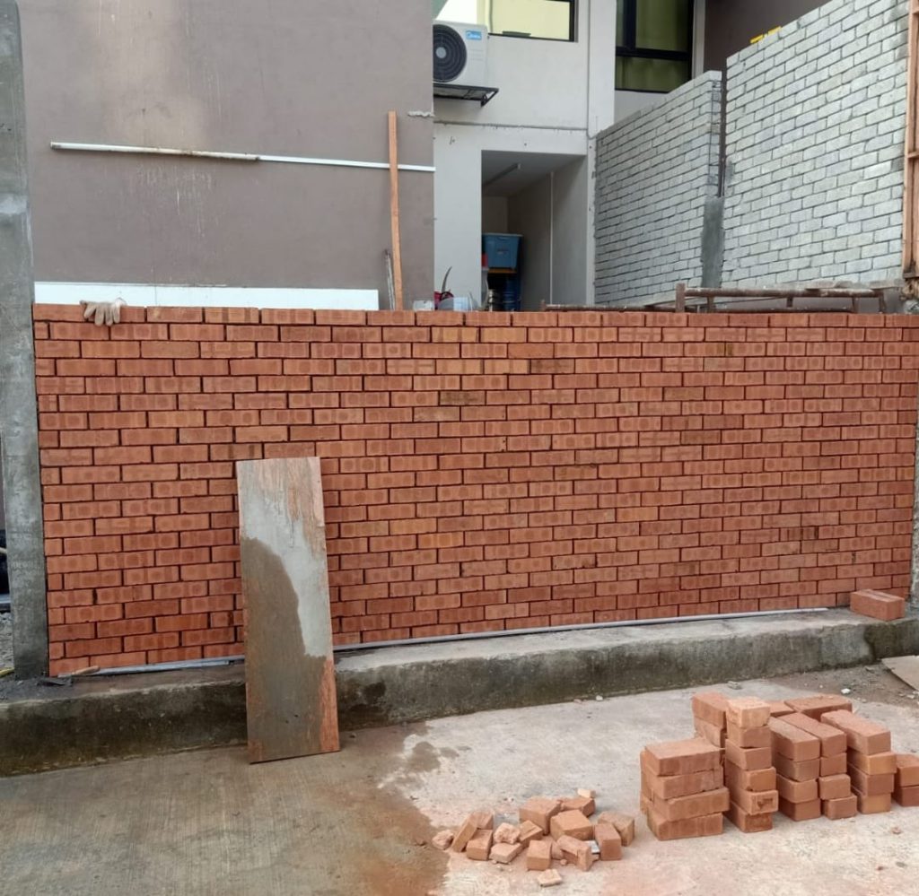 Tip Buat Tembok Bata Cantik & Kemas. Tukang Kongsi Cara Pilih & Ikat ...