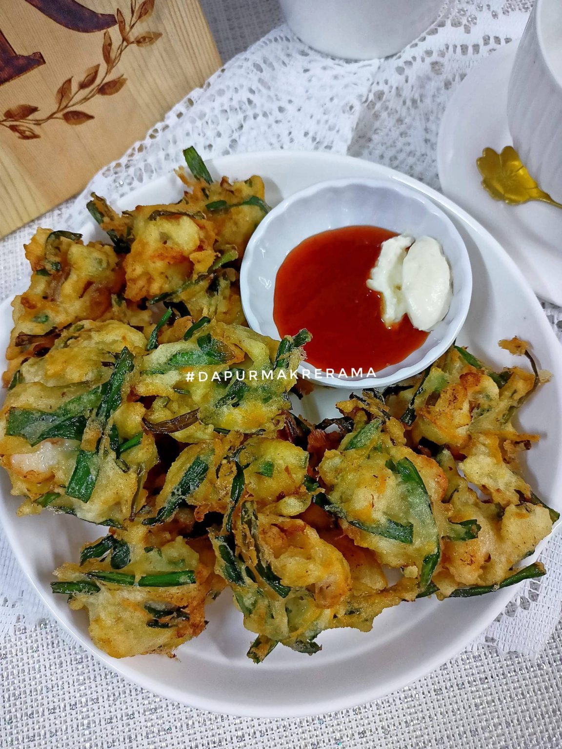 Guna Cara Ini Untuk Bancuh Tepung, Baru Dapat Cucur Kucai Yang Sedap ...