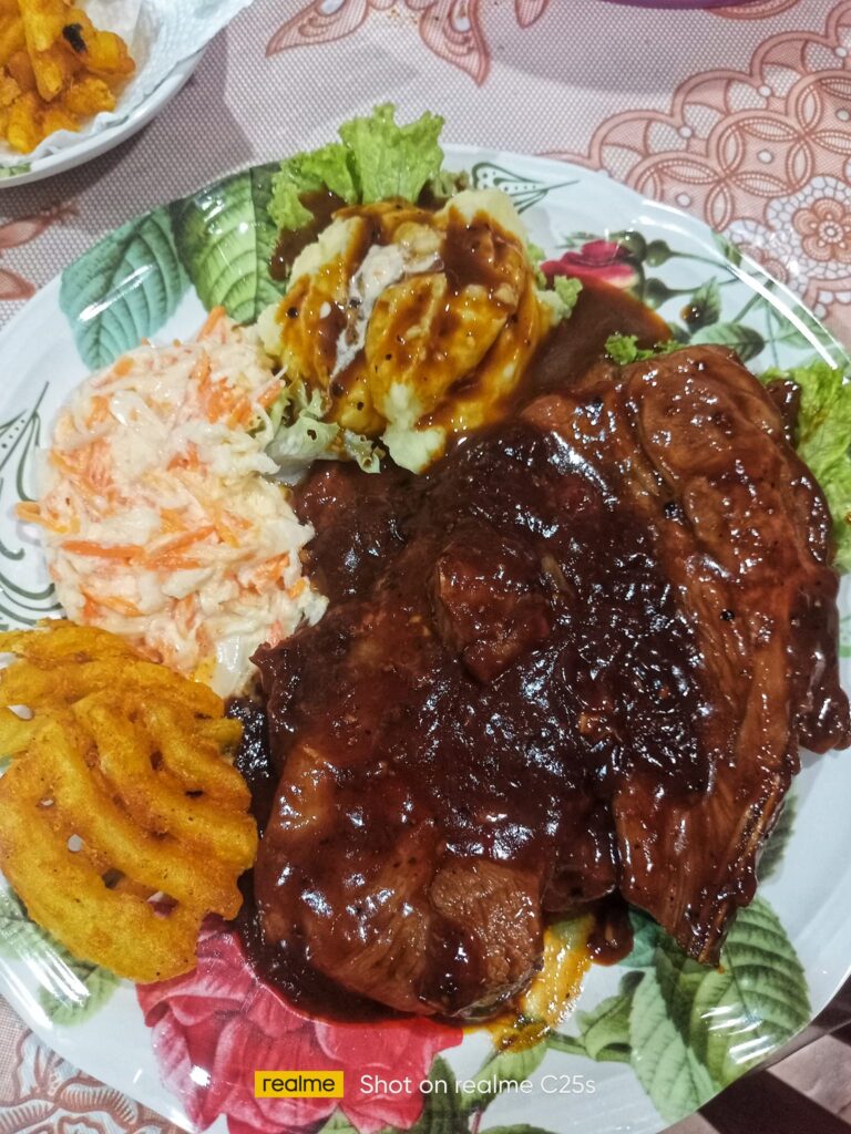 Buat Sendiri Lamb Chop Lengkap Dengan Sos Black Pepper, Mashed Potato ...
