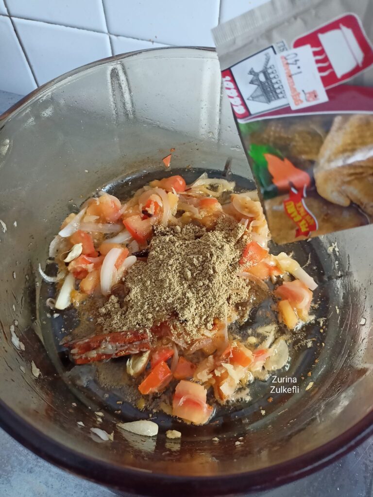 Tip Tanam Pokok Kesum Dalam Air, Kalau Nampak Daun Mula Kuning Kena ...